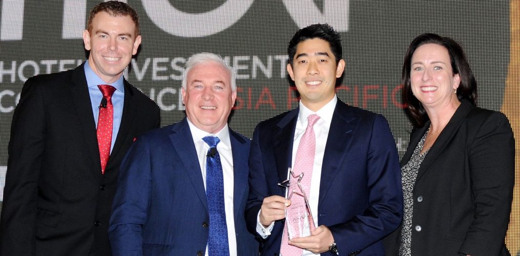 Daniel Yip of JLL receives ISHC Rising Star Award Asia at HICAP in Hong ...